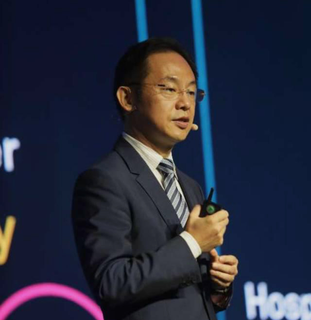 Transforming Towards Digital Business: Embrace, Act, Accelerate